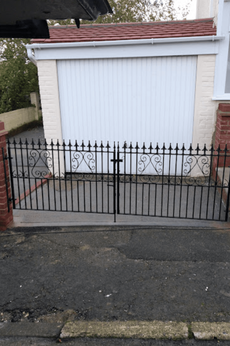 gates | Dickens Gates